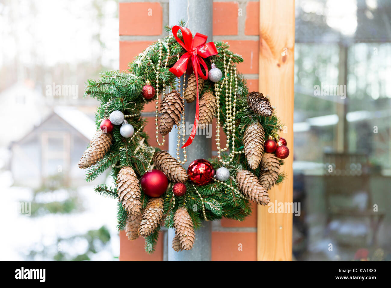 Christmas wreth hi-res stock photography and images - Alamy