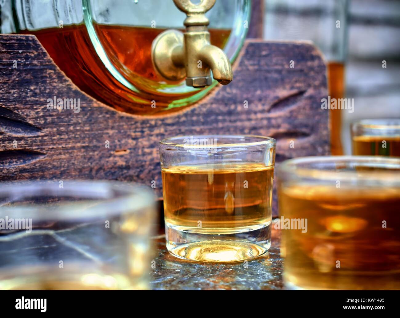 Whiskey barrel glass hi-res stock photography and images - Alamy
