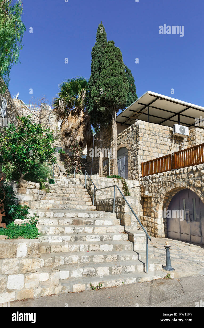 Natural stone wall stairs garden hi-res stock photography and images ...