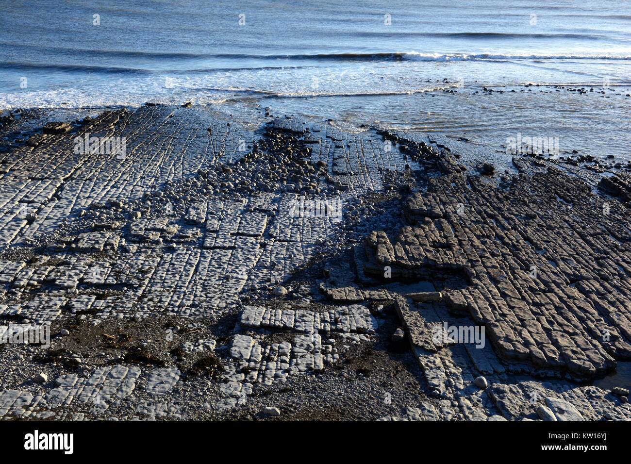 Wave cut beach hi-res stock photography and images - Alamy