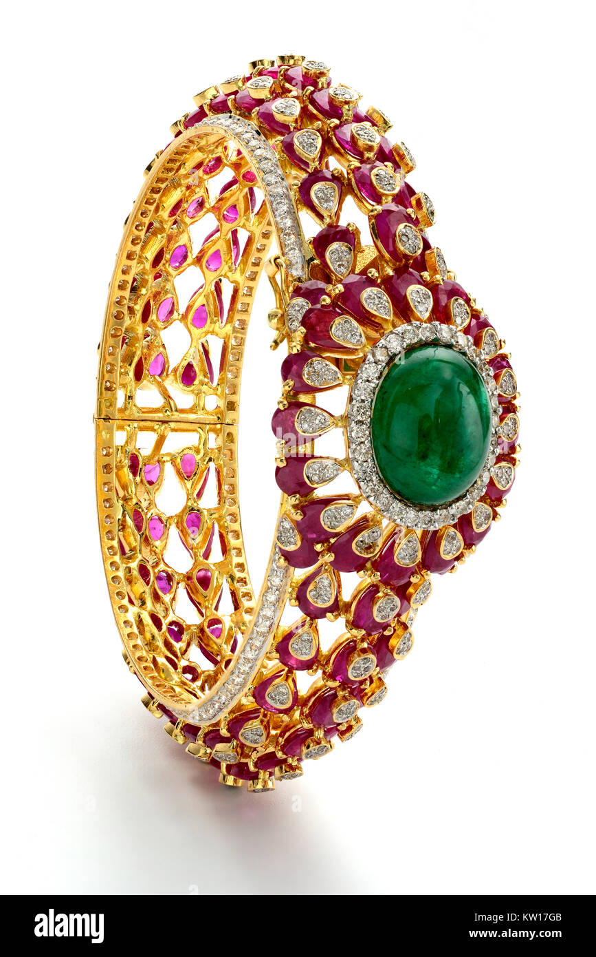 Gold jewelry photo shoot hi-res stock photography and images - Alamy