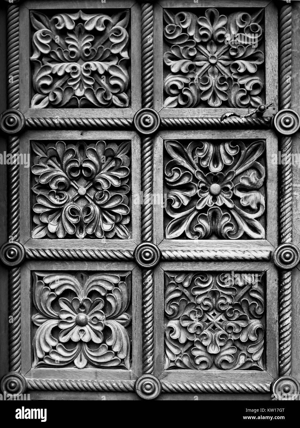 Intricate wood carving hi-res stock photography and images - Alamy