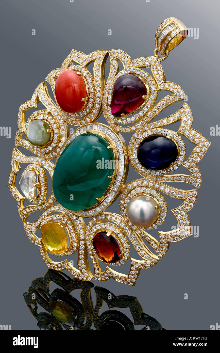 Jewelry photo shoot hi-res stock photography and images - Alamy