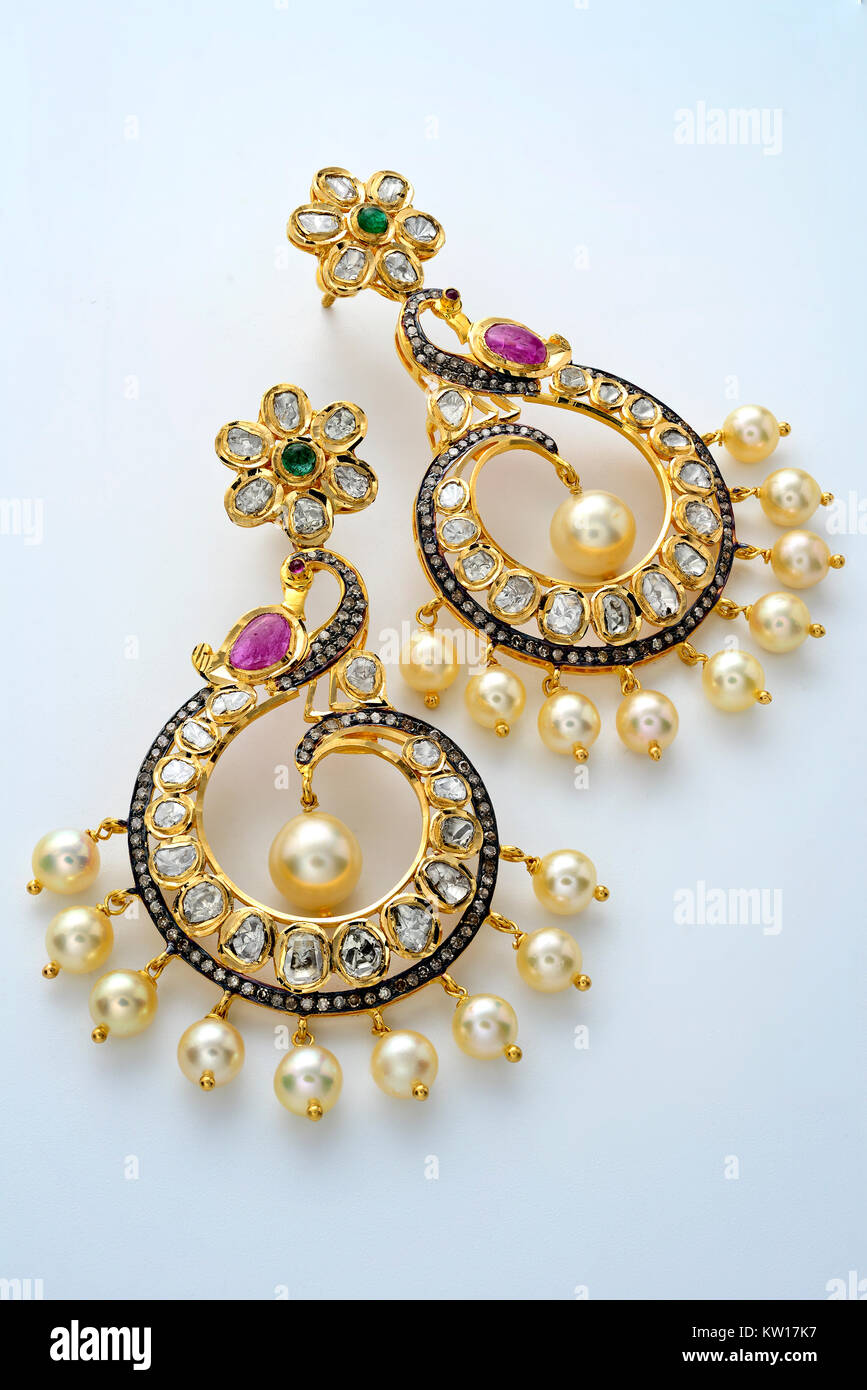 Jewelry photo shoot hi-res stock photography and images - Alamy