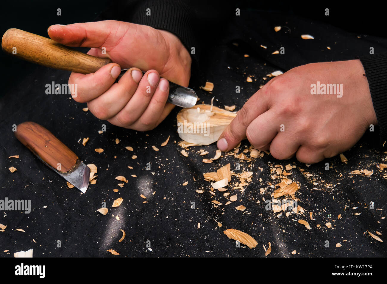 Carving craft circle hi-res stock photography and images - Alamy