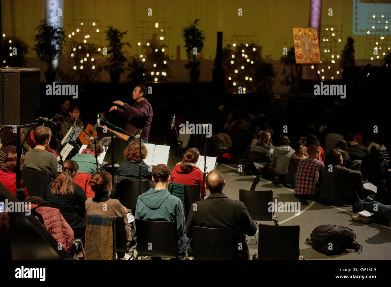 Basel, Switzerland. 28th Dec, 2017. A little choir sings the Taize ...