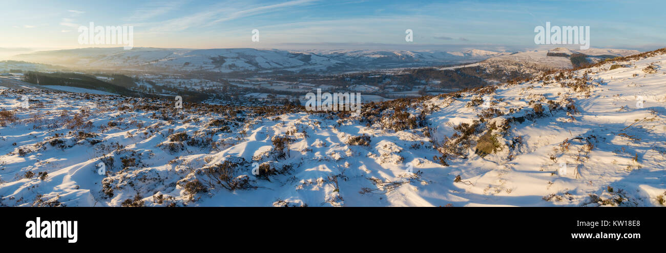 Snowy winter morning at Bamford Edge in the Peak District national park ...