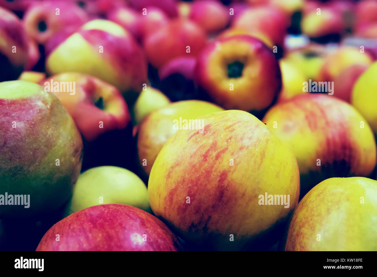 A lot of apples hi-res stock photography and images - Alamy