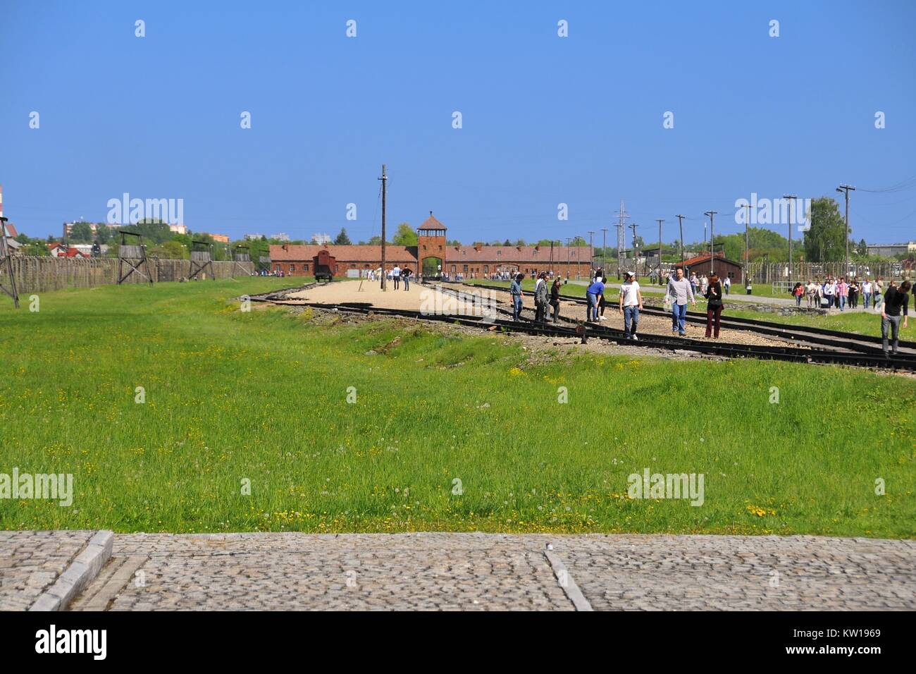 Entrance auschwitz birkenau concentration hi-res stock photography and ...