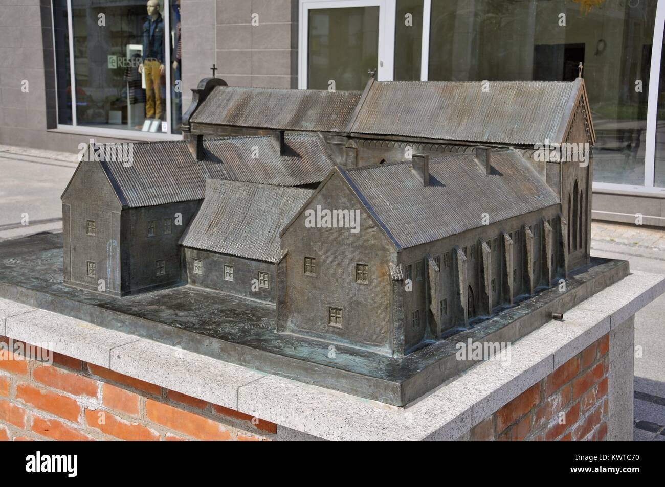 Non existing building hi-res stock photography and images - Alamy