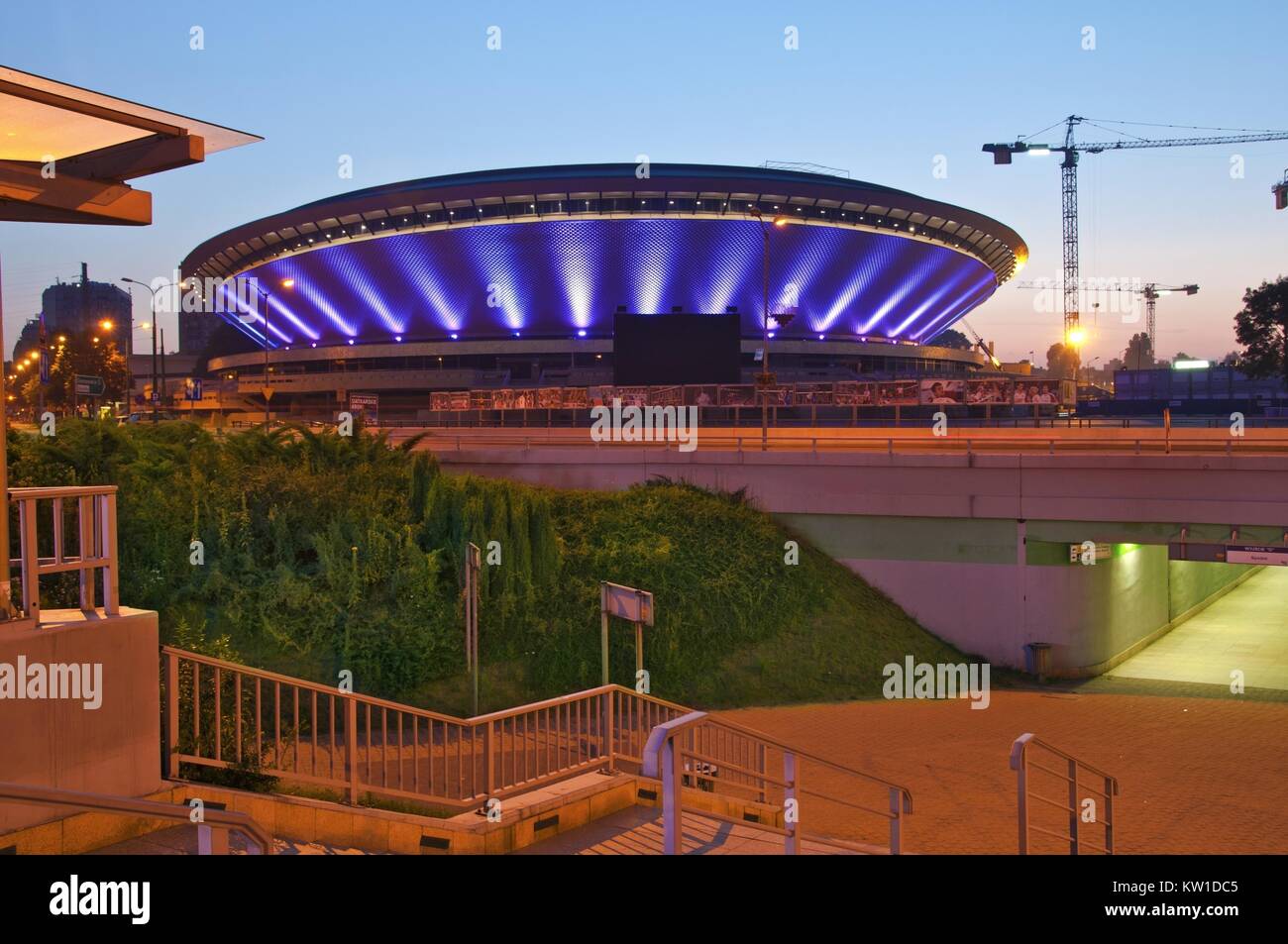 Building complex highlighted hi-res stock photography and images - Alamy
