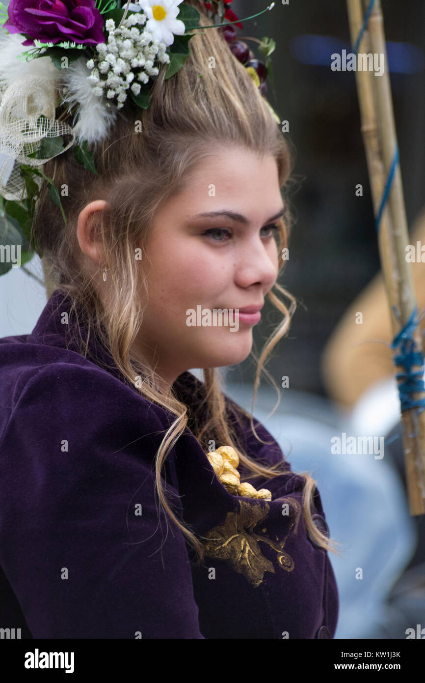 Float harvest festival parade hi-res stock photography and images - Alamy