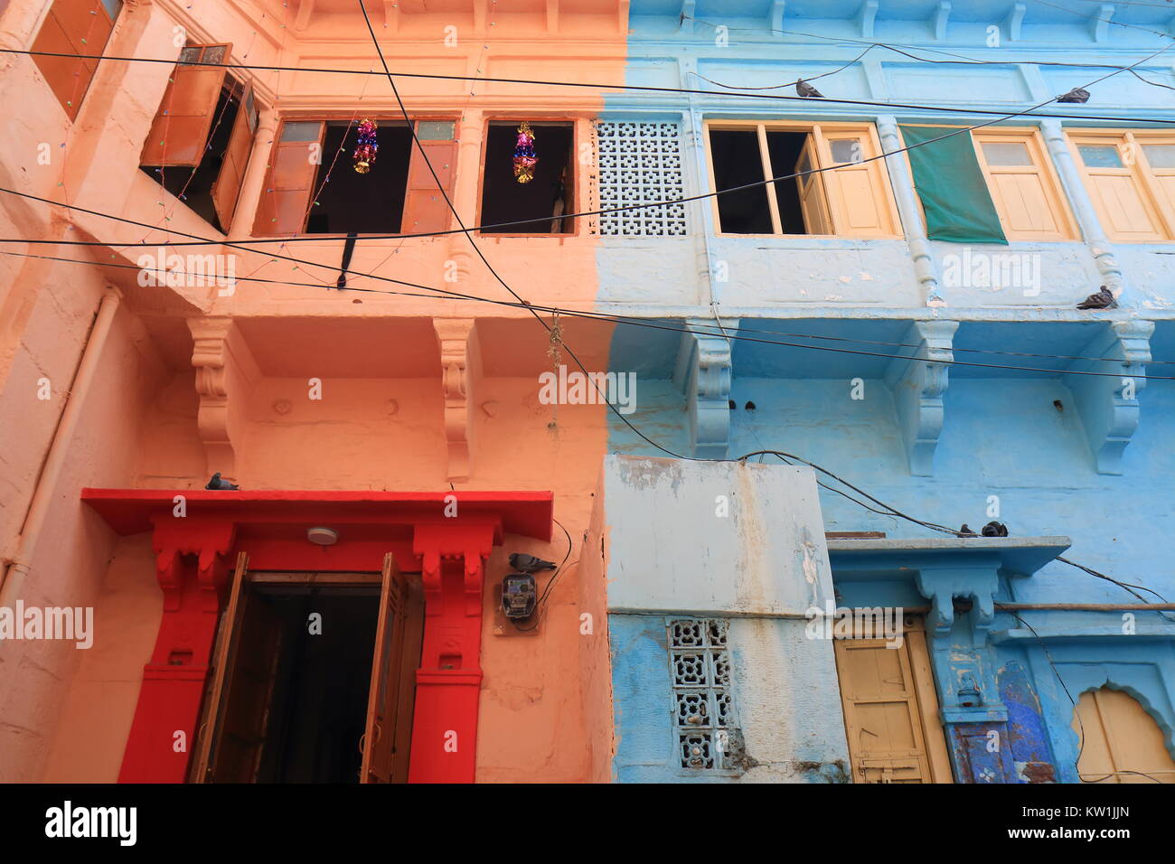 Indian building colourful hi-res stock photography and images - Alamy