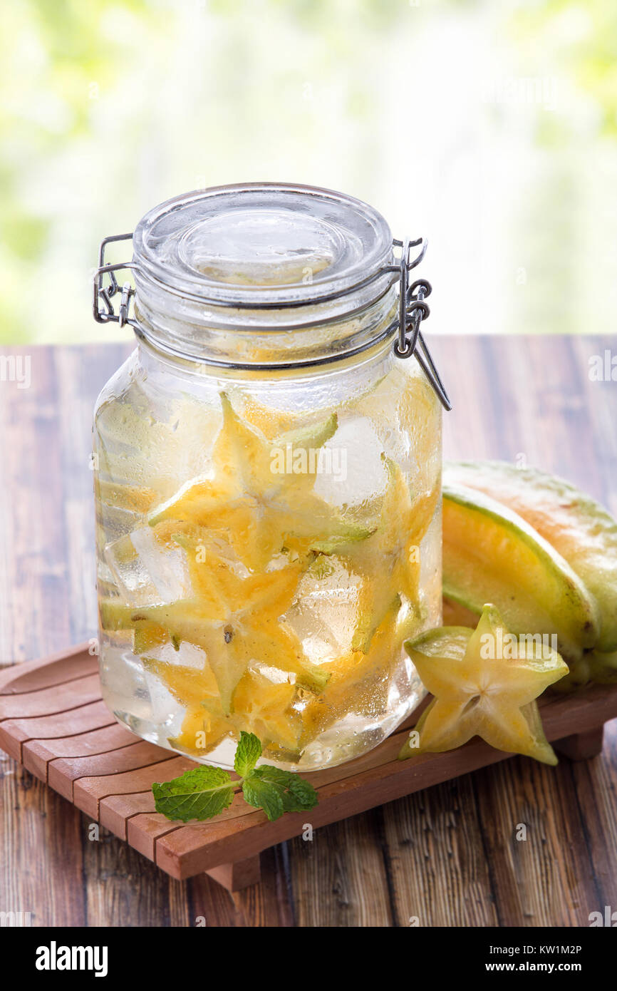 Star fruit infuse water Stock Photo - Alamy