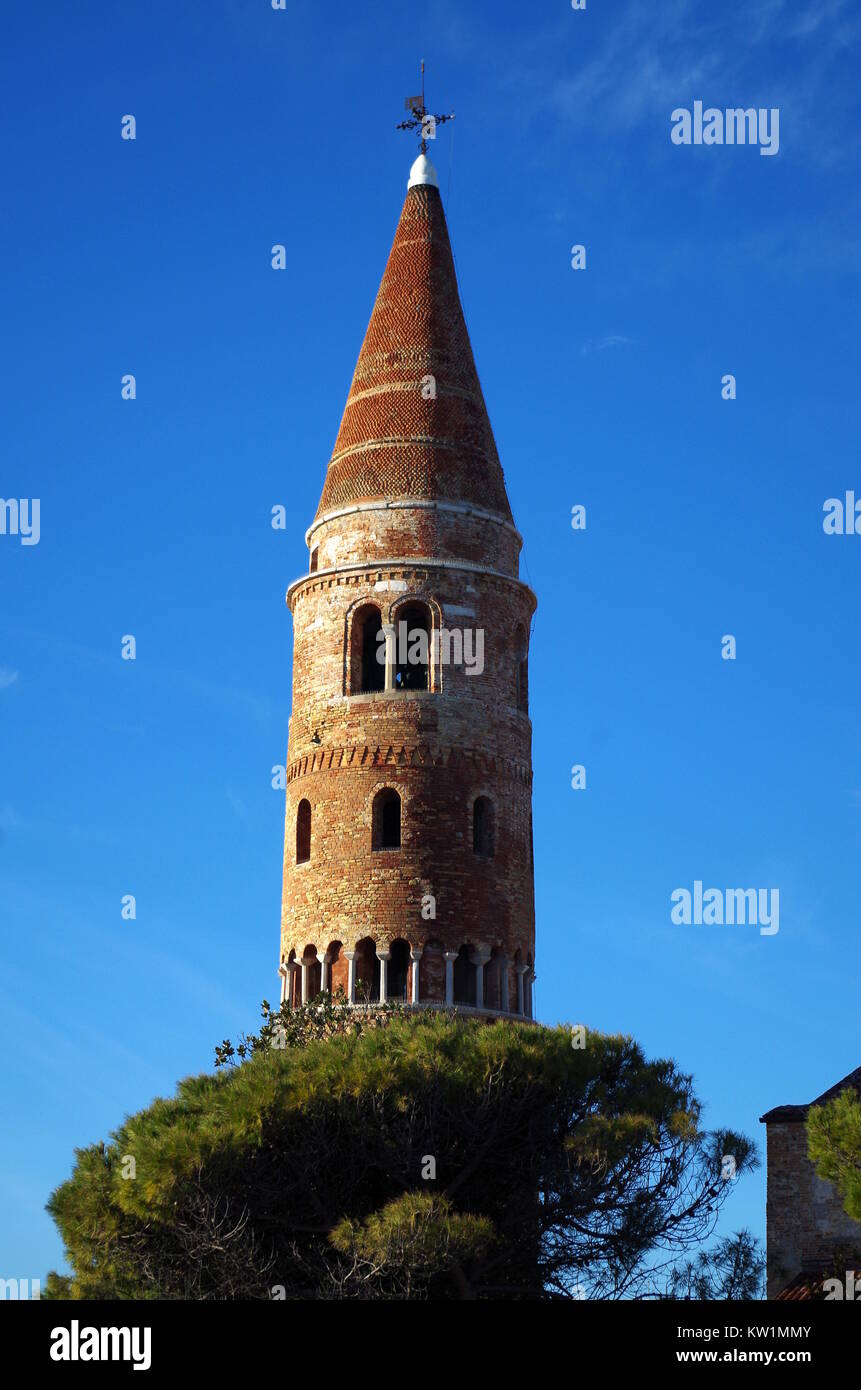 Cylindrical tower hi-res stock photography and images - Alamy
