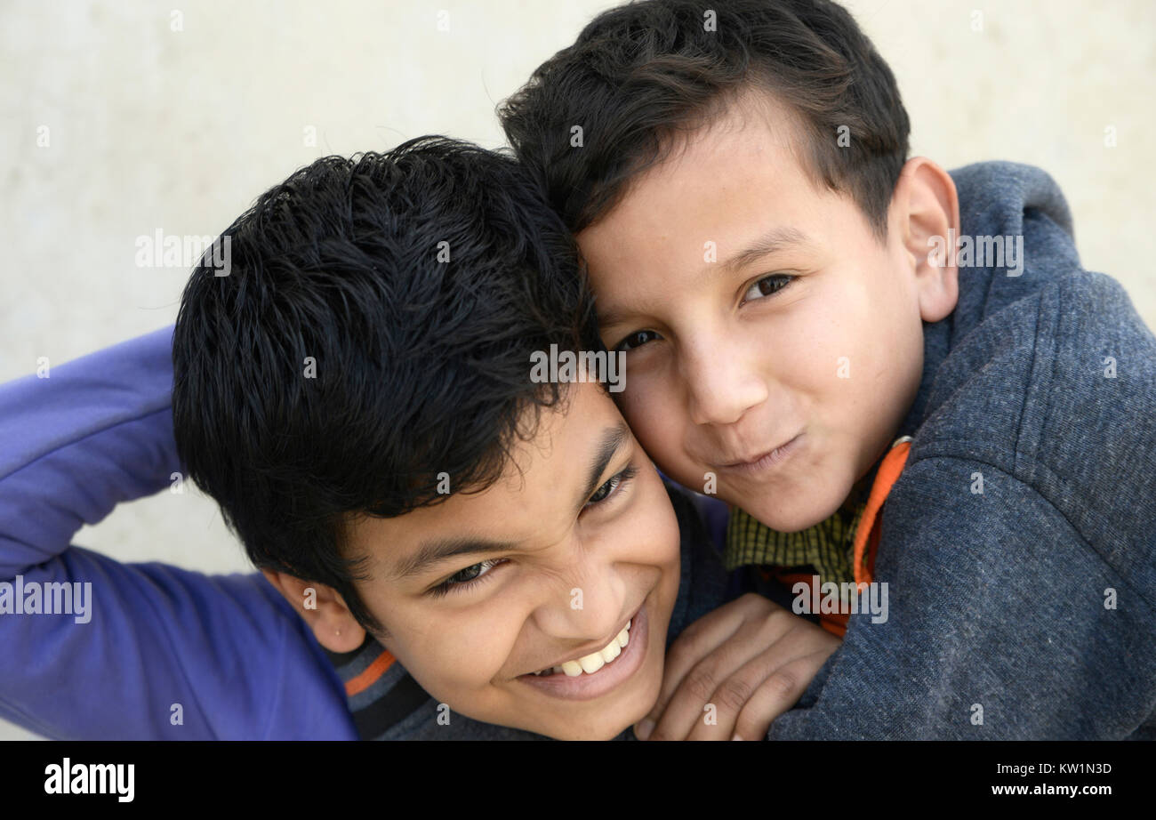Brothers fighting hi-res stock photography and images - Alamy
