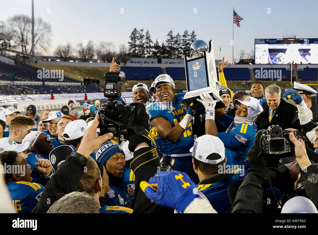 Annapolis, MD, USA. 28th Dec, 2017. Navy Midshipmen OLB #45 D.J ...