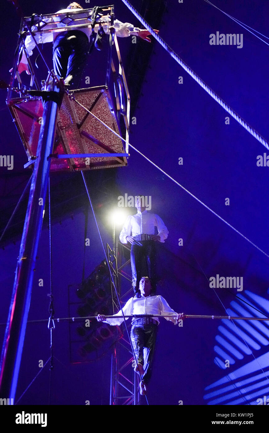 High wire circus hi-res stock photography and images - Alamy