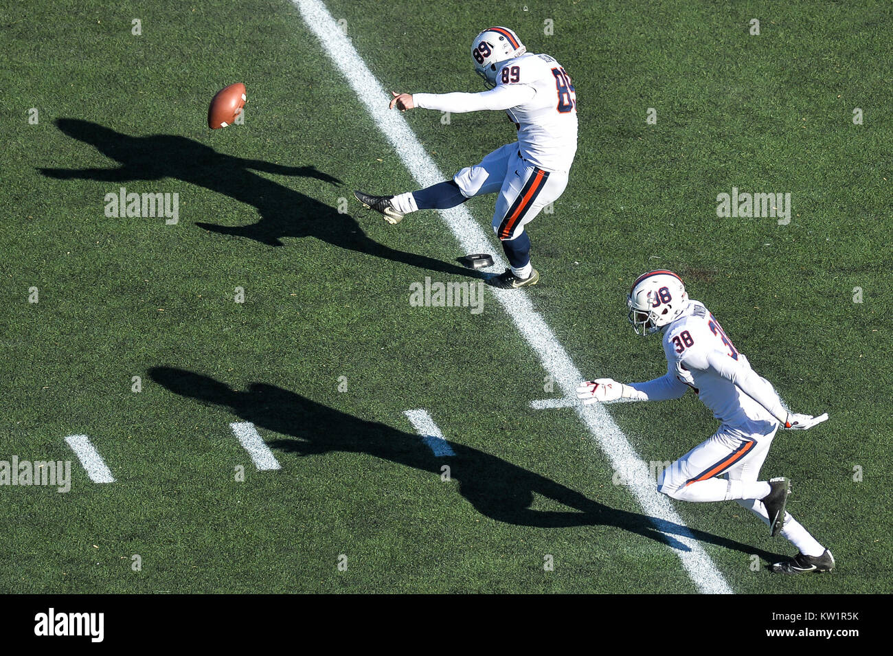 Annapolis, Maryland, USA. 28th Dec, 2017. BRIAN DELANEY (89) kicks off ...