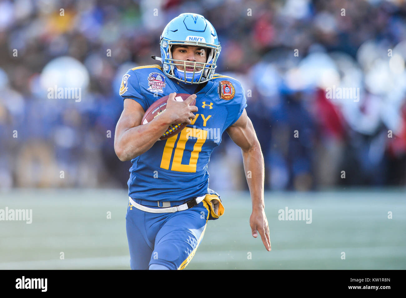 Annapolis, Maryland, USA. 28th Dec, 2017. MALCOLM PERRY (10) rushes ...