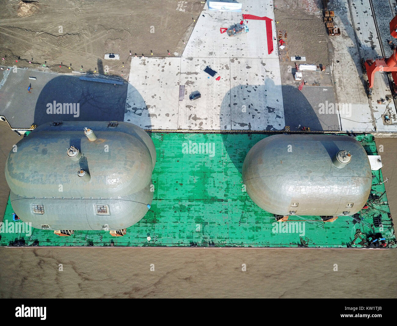 Nantong, China. 29th Dec, 2017. (EDITORIAL USE ONLY. CHINA OUT) The ...