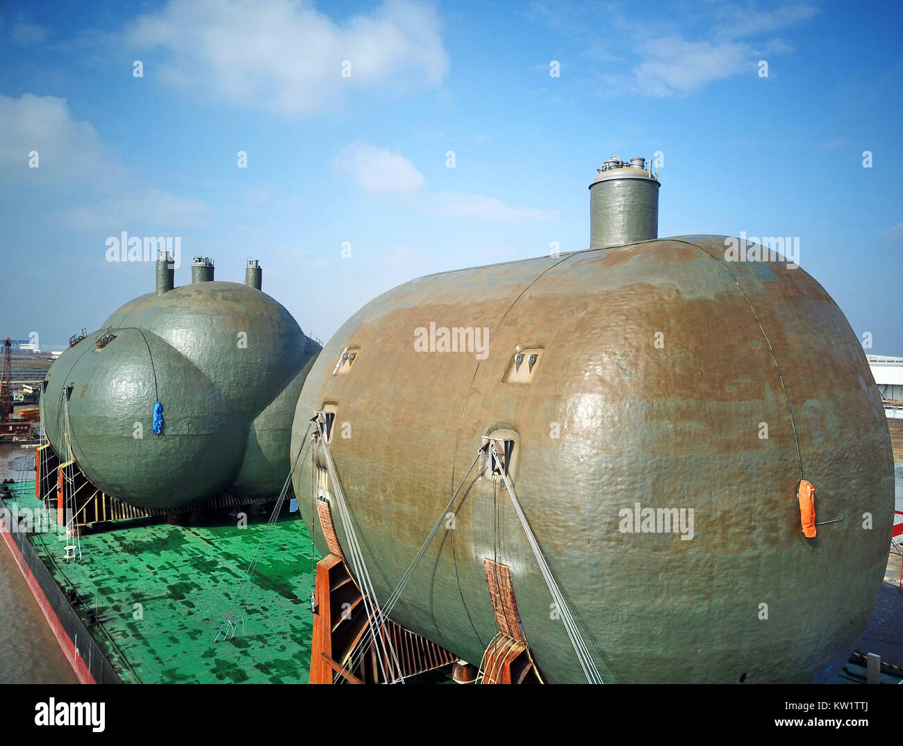 Nantong, China. 29th Dec, 2017. (EDITORIAL USE ONLY. CHINA OUT) The ...