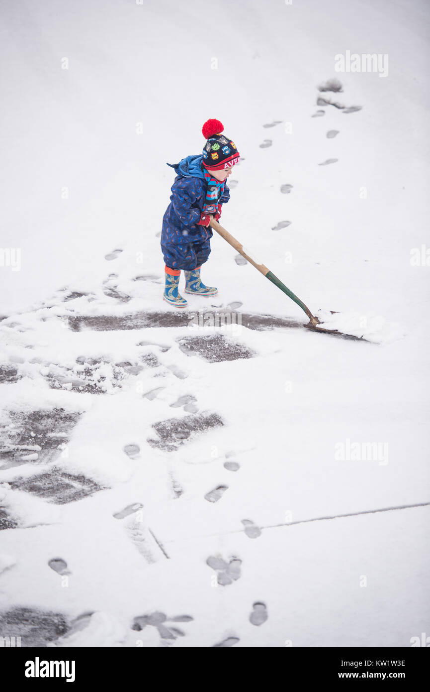 Mossley, UK. 29th Dec, 2017. Three year old Luke Wilkinson plays in the ...