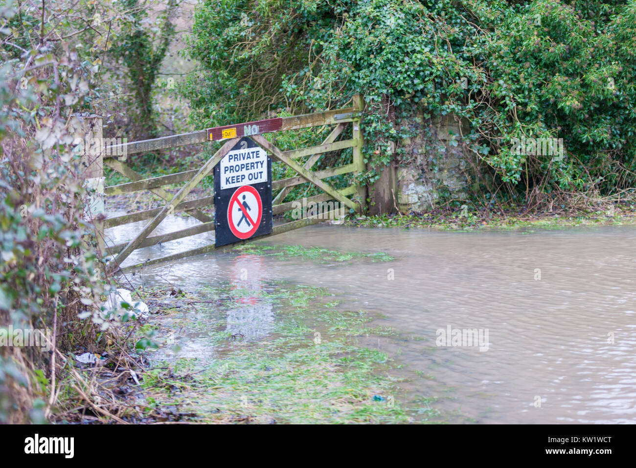 Northamptonshire, 29th December 2017, Weather. The river Nene ...