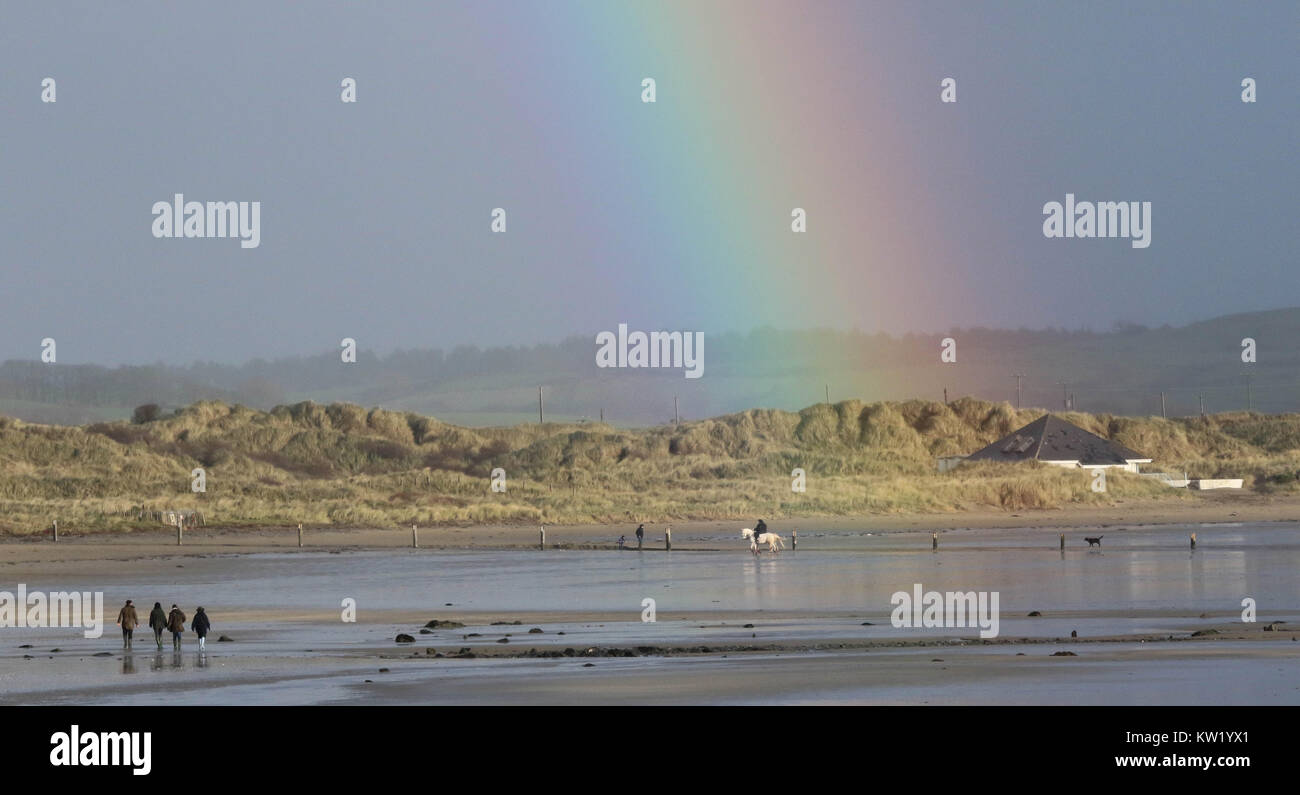 Northern ireland beach winter 2017 hi-res stock photography and images ...