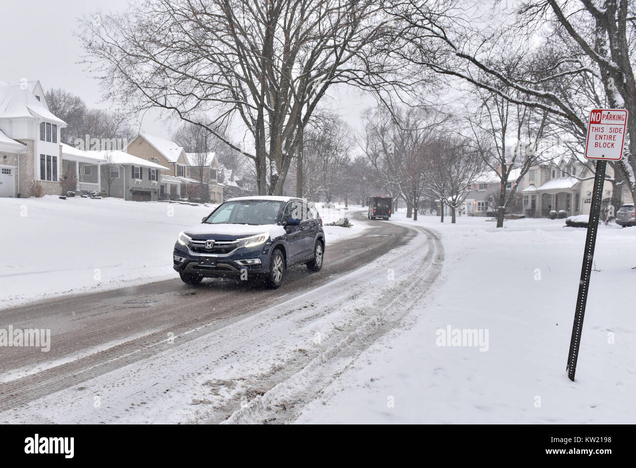 Chicago, USA. 29 December 2017. USA weather: A car drives through ...