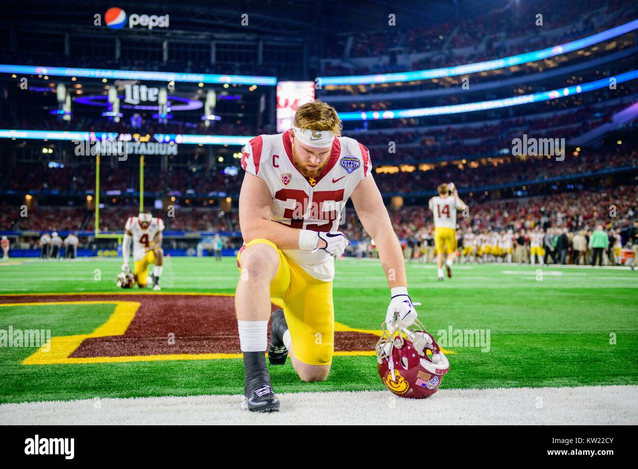 Arlington, Texas, USA. 29th Dec, 2017. USC Trojans linebacker Cameron ...