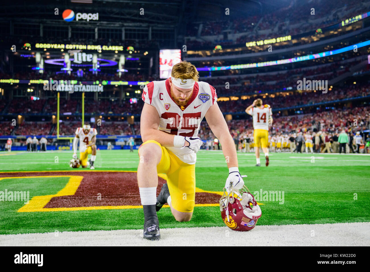 Arlington, Texas, USA. 29th Dec, 2017. USC Trojans linebacker Cameron ...