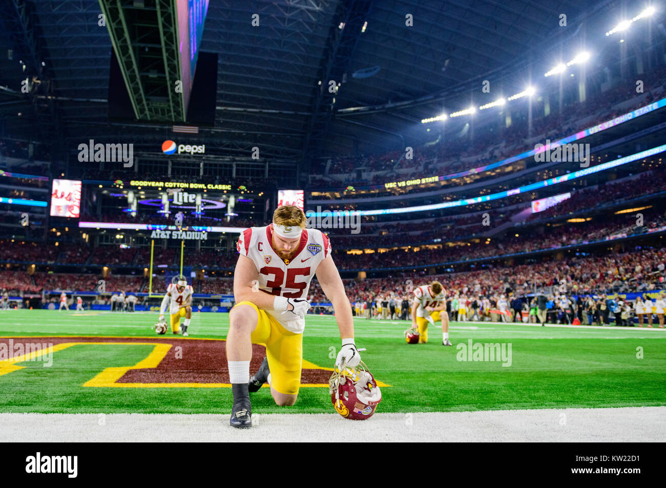 Arlington, Texas, USA. 29th Dec, 2017. USC Trojans linebacker Cameron ...