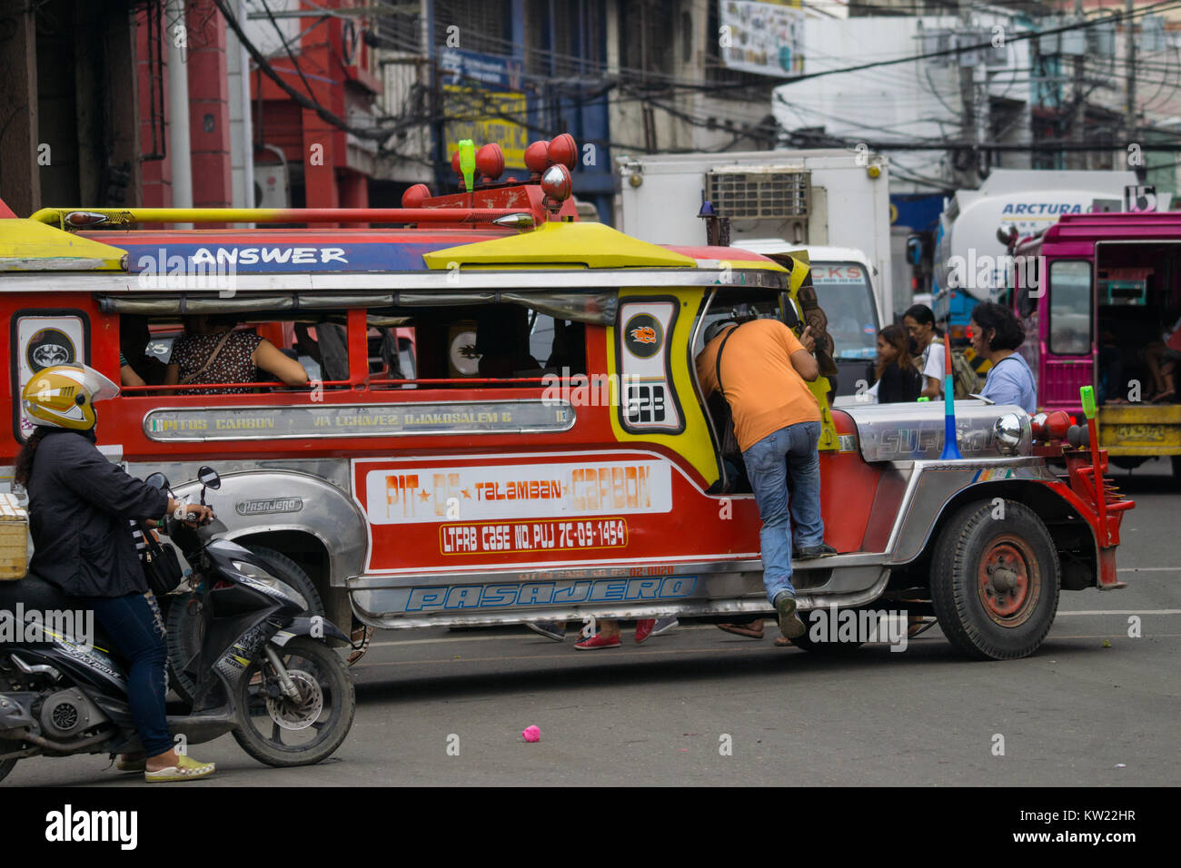 Jeepney in cebu city hi-res stock photography and images - Alamy