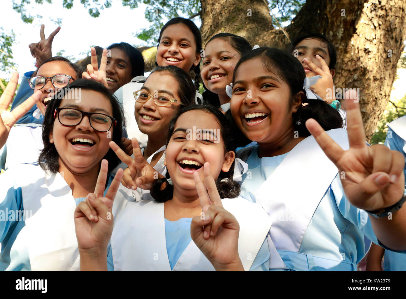 Dhaka, Bangladesh. 30th December, 2017. Jubilant students of ...