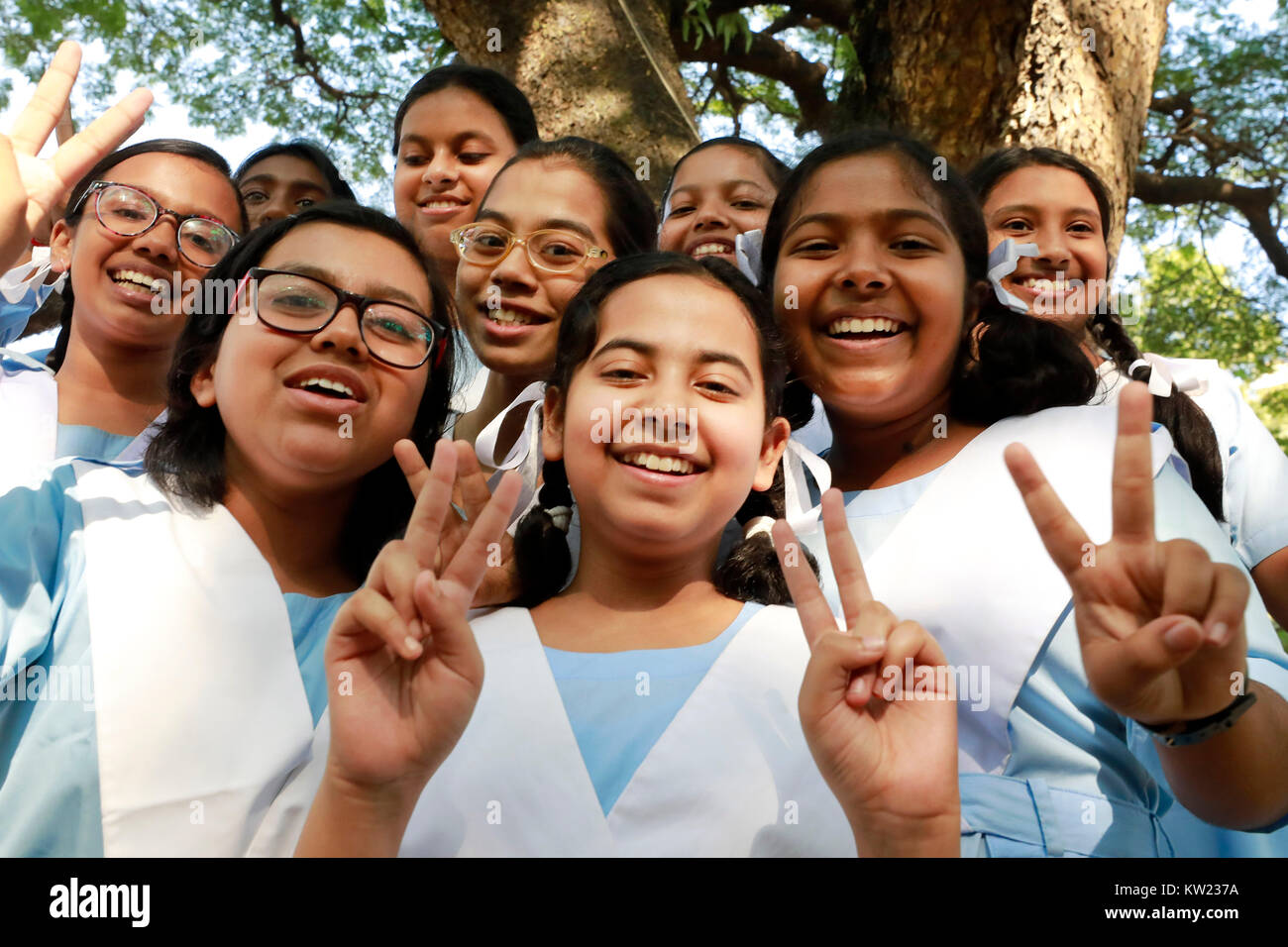 Dhaka, Bangladesh. 30th December, 2017. Jubilant students of ...