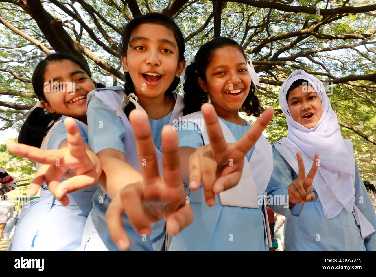 Dhaka, Bangladesh. 30th December, 2017. Jubilant students of ...
