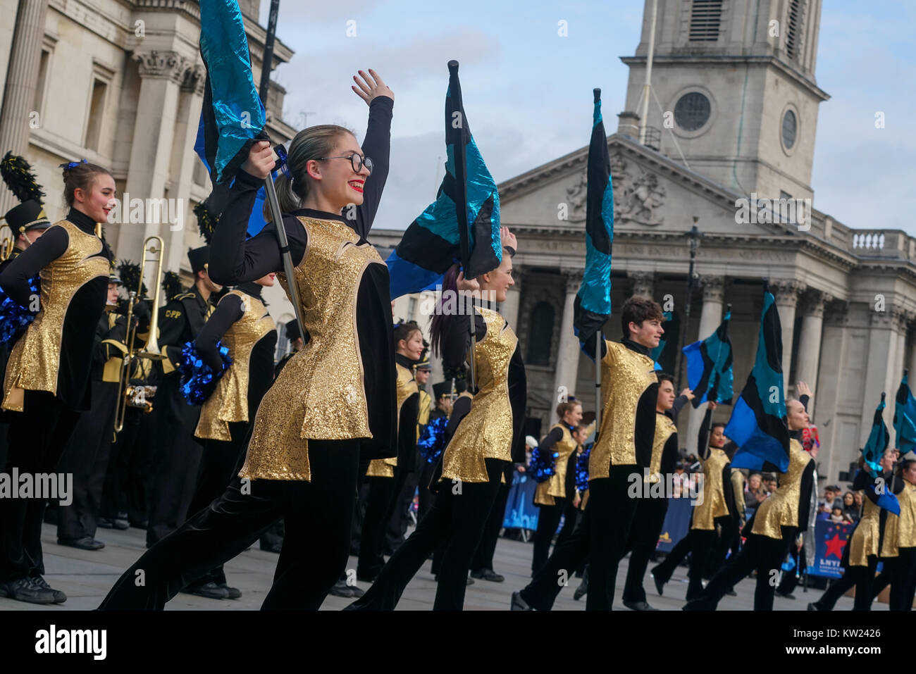 London, England, UK. 30th Dec 2017. Participants and spectators free ...