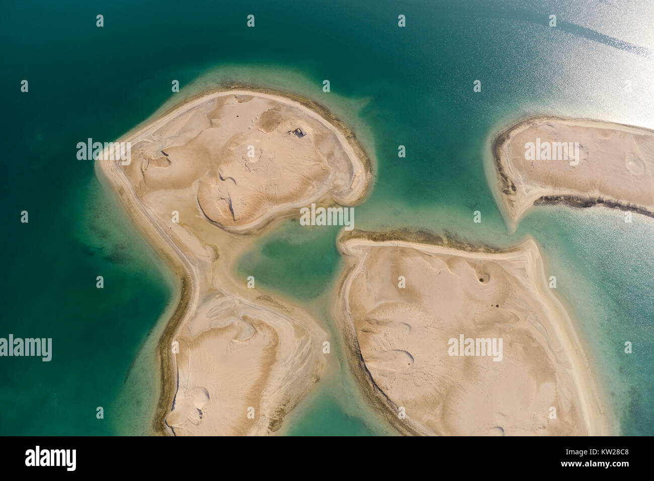 Aerial view of the new island project: The World in Dubai, United Arab ...