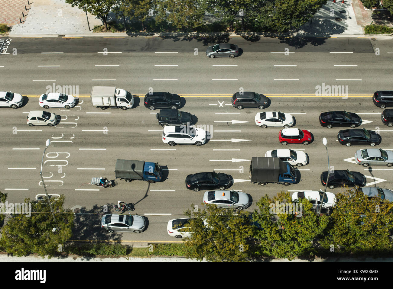 Cars running hi-res stock photography and images - Alamy