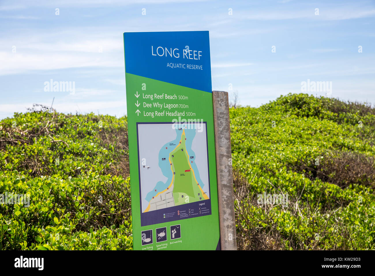 Long Reef aquatic reserve and beach area on Sydney northern beaches ...