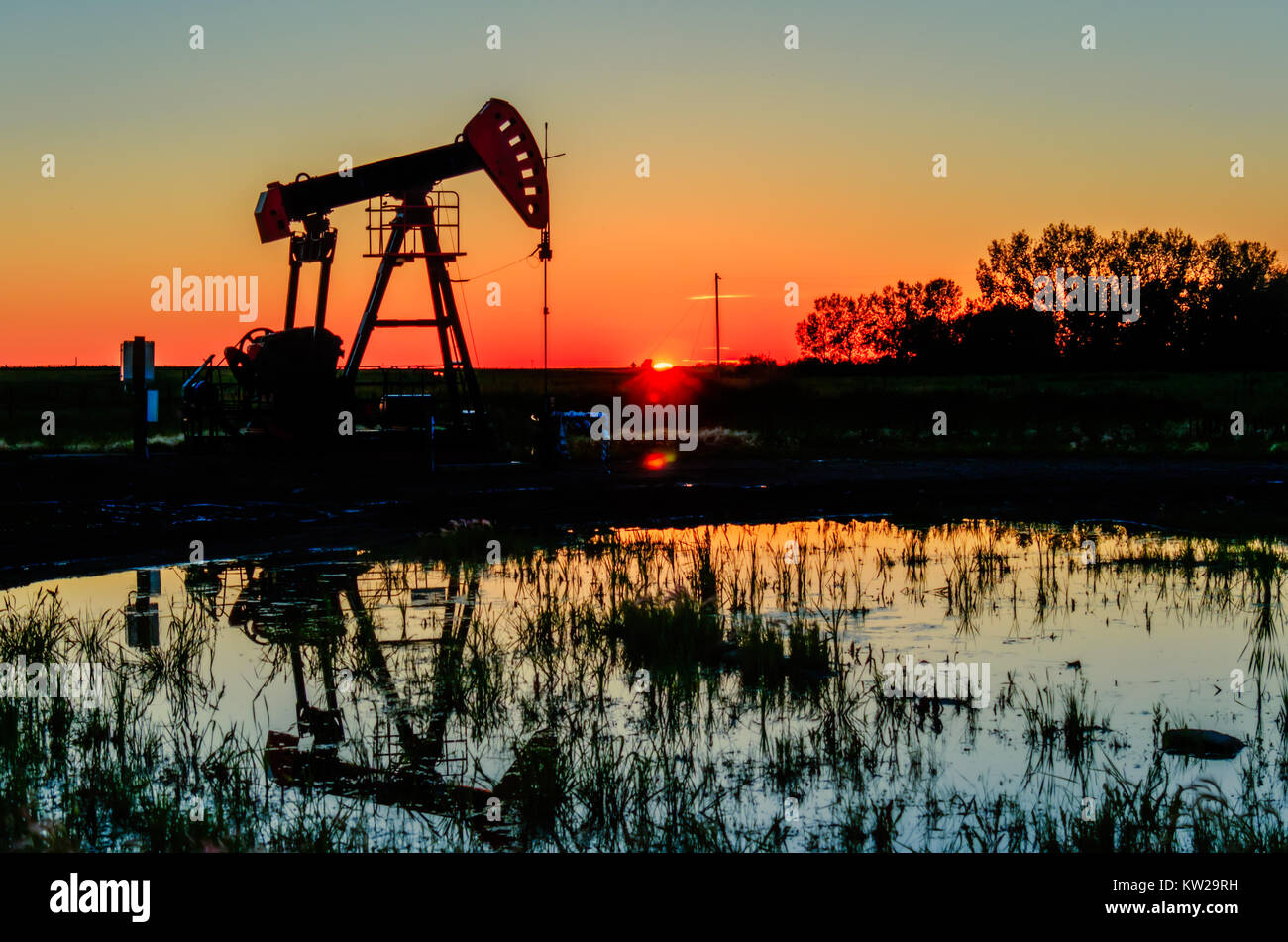 Oilfield Sunset High Resolution Stock Photography and Images - Alamy