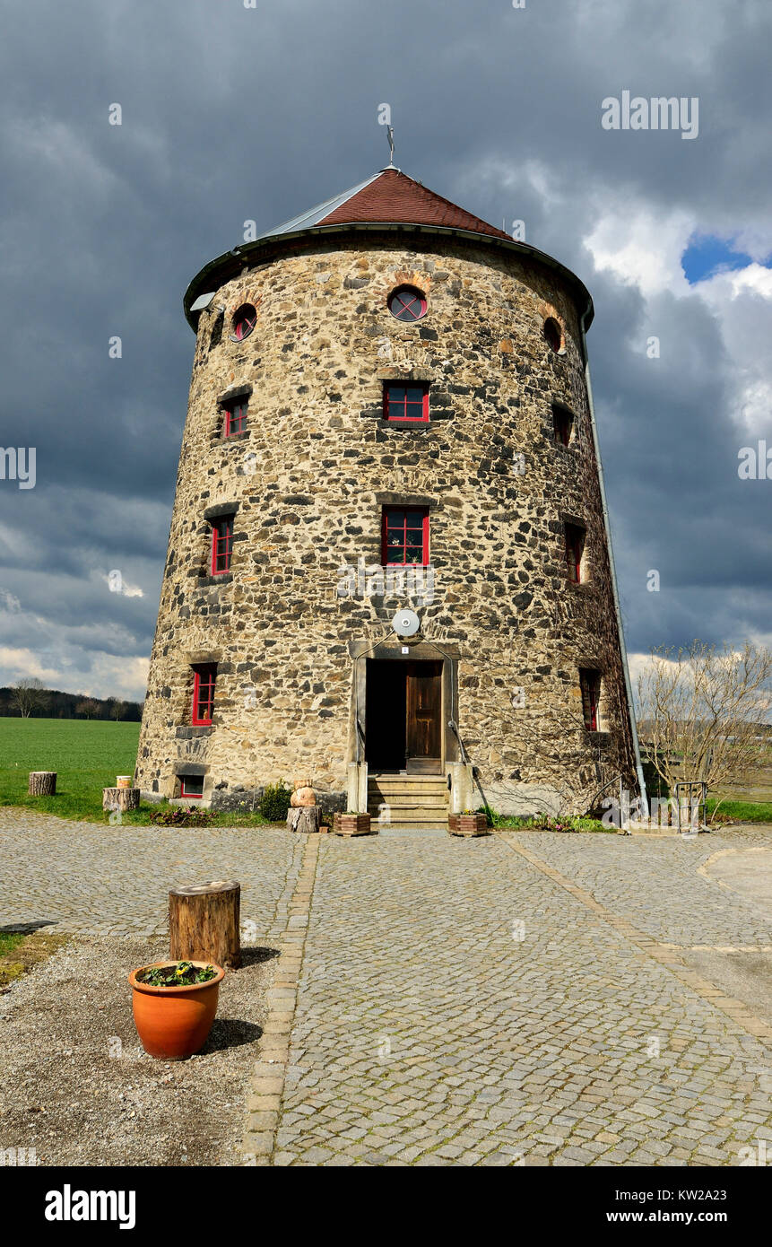 Hazel seat hi-res stock photography and images - Alamy