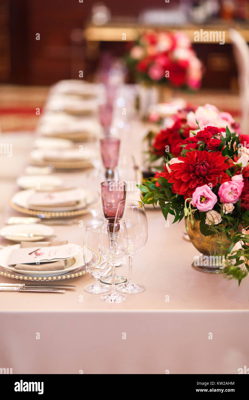 Table set for wedding or another catered event dinner Stock Photo - Alamy