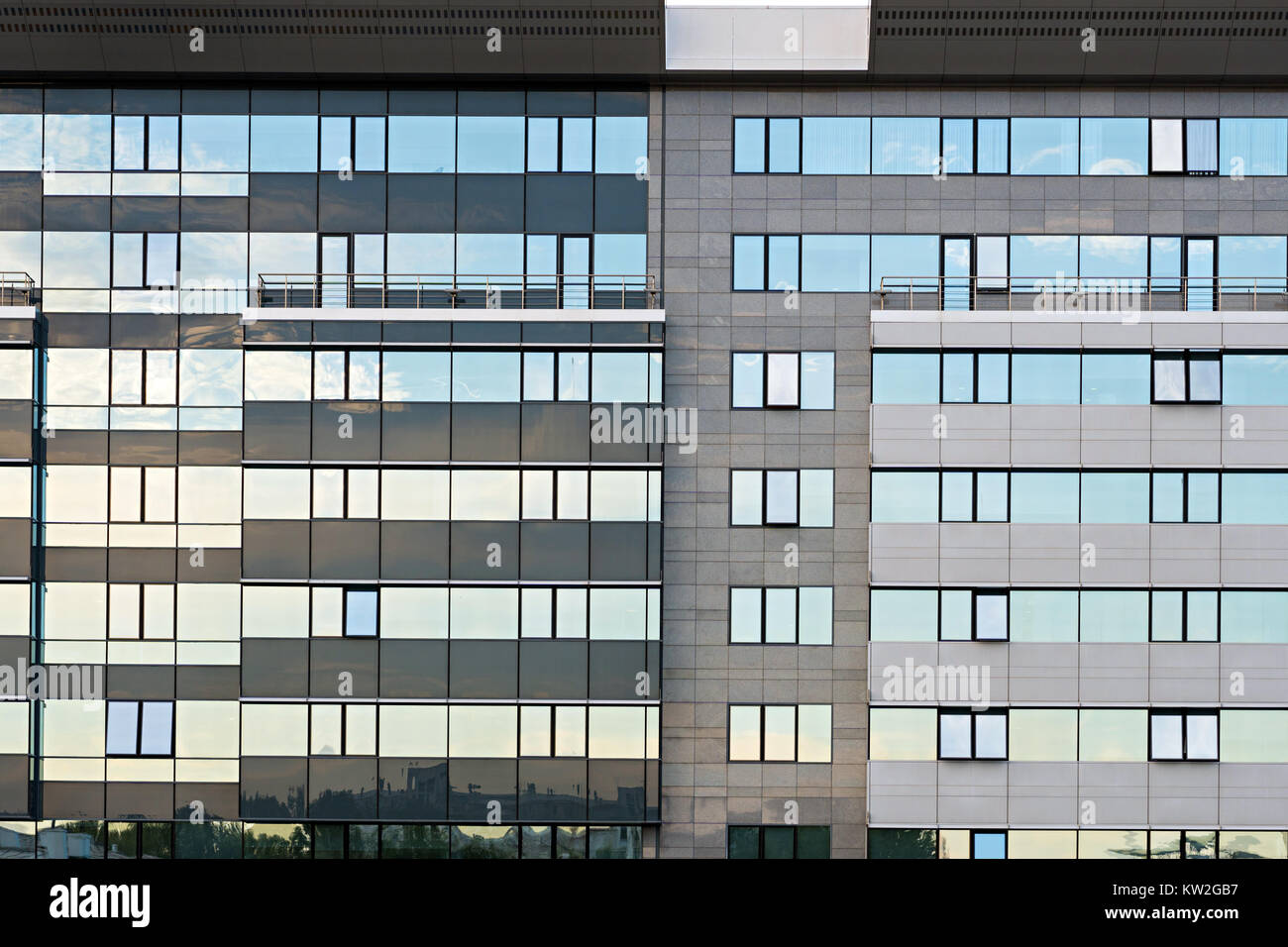 Modern architecture windows hi-res stock photography and images - Alamy