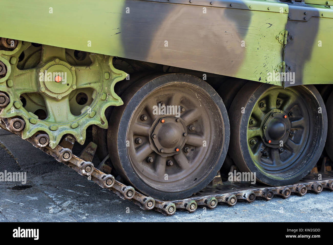Closeup of army tank caterpillars Stock Photo - Alamy