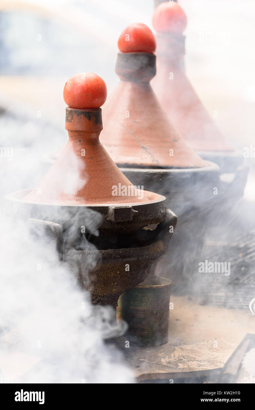 Moroccan cooking pots hi-res stock photography and images - Alamy