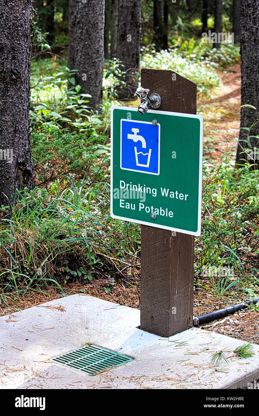 French sign camping hi-res stock photography and images - Alamy