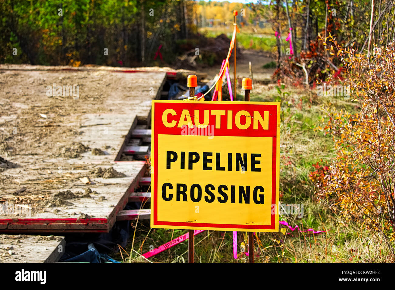 Pipeline crossing hi-res stock photography and images - Alamy