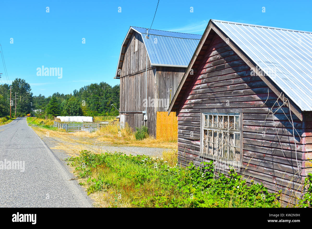 Empty barns hi-res stock photography and images - Alamy